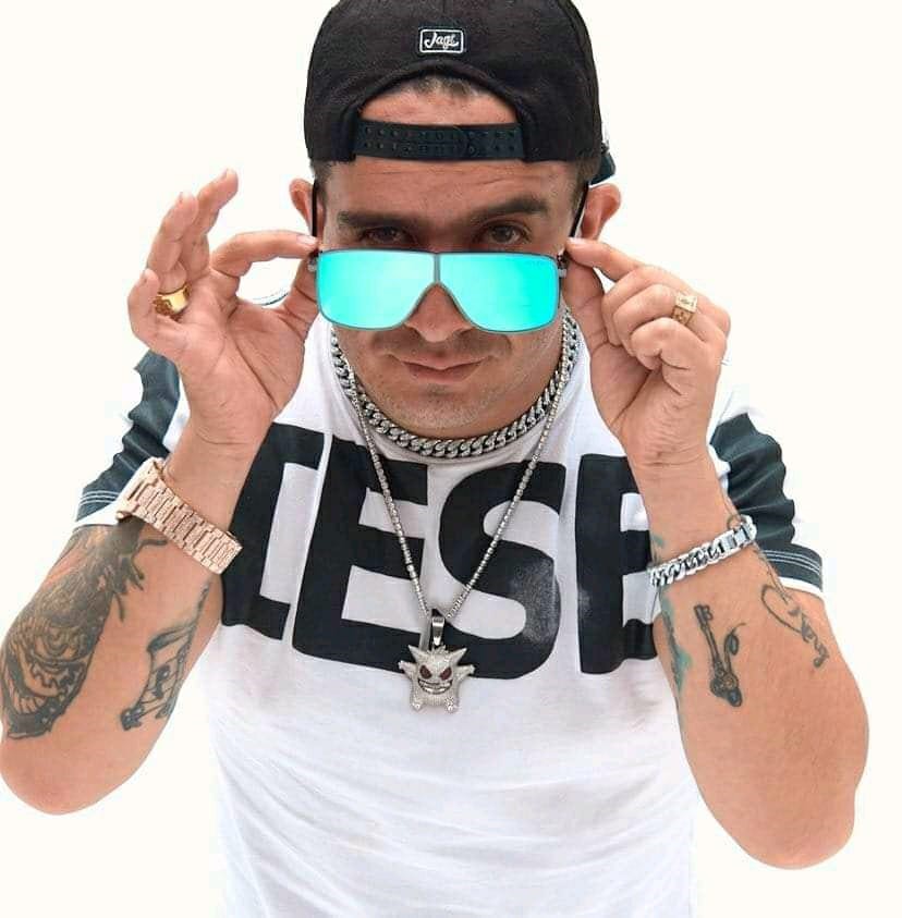 David Rojas: Donde pone el ojo, pone la fama » Al Poniente