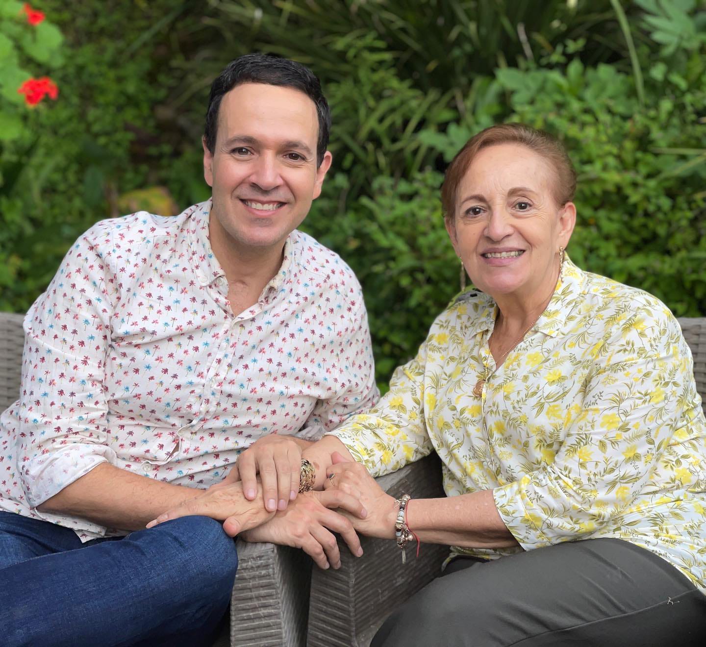 Carlos Ochoa: uno de los mejores periodistas de entretenimiento de Latinoamérica » Al Poniente