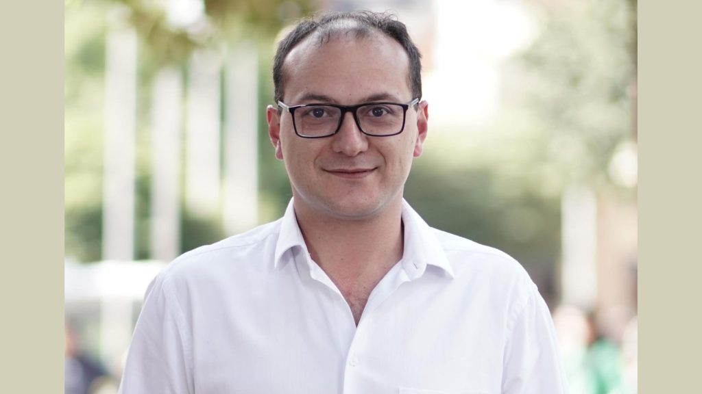 La juventud: entre estudiar y pagar la crisis » Al Poniente