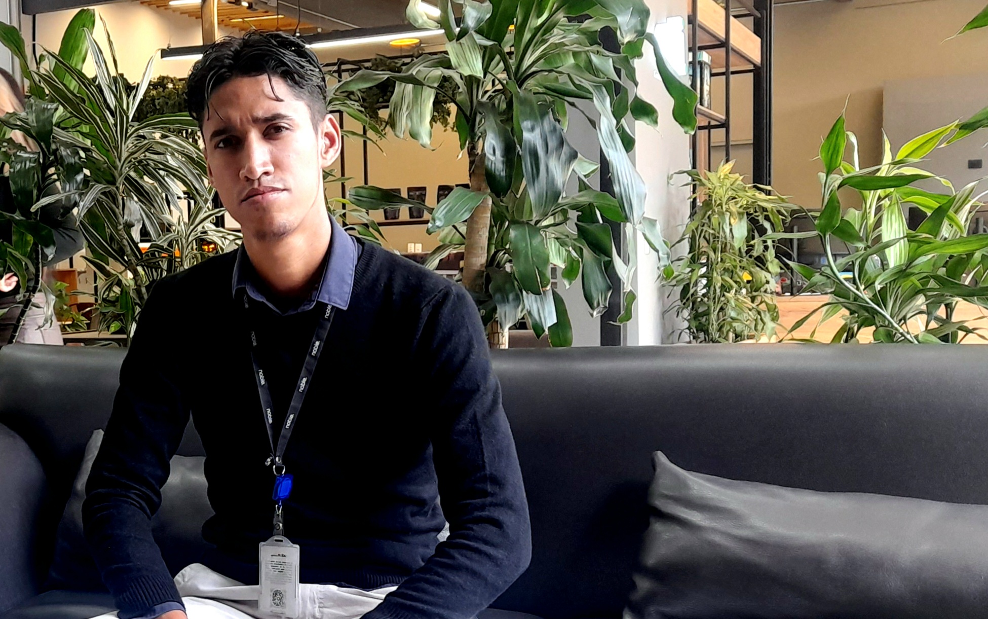 Bandera rota y hollada » Al Poniente