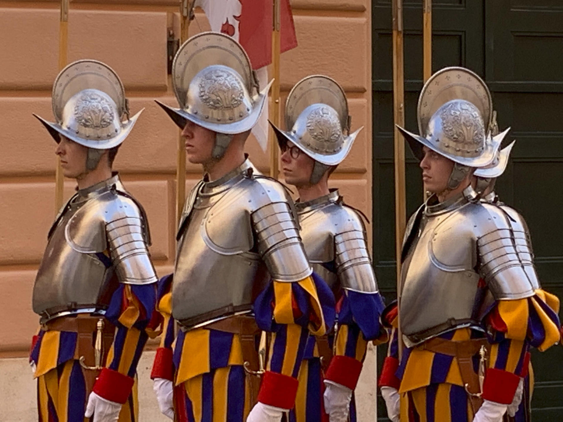 LOGOI - Guardia (Guardián - Guardianes) » Al Poniente